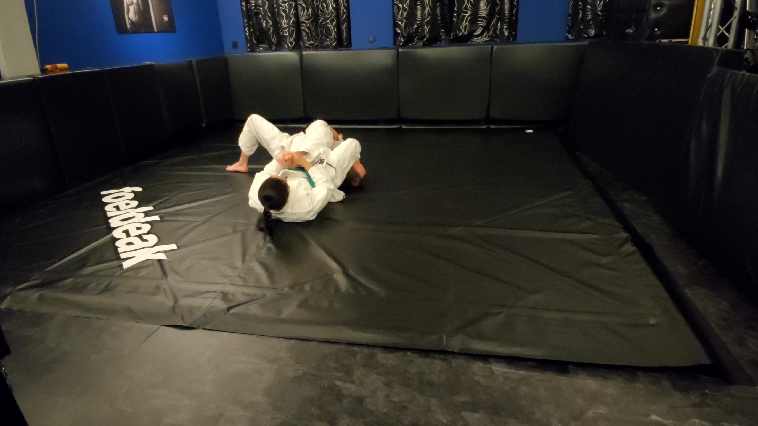 Abklopfen bis die Hände taub werden - Ein Erlebnisbericht - mixed-wrestling-nuernberg.de